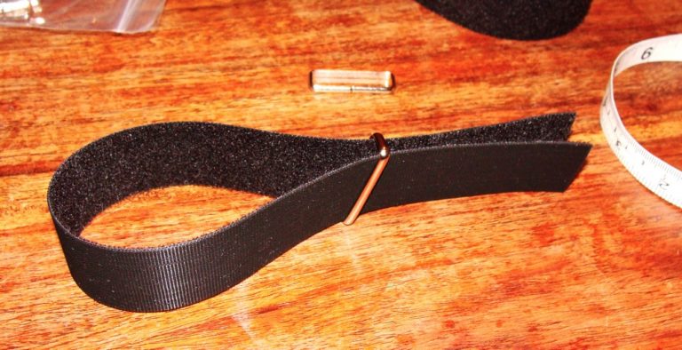 DIY Quick & Easy Bondage Restraints Howto - Kinky Testers